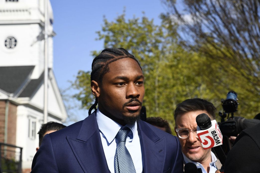 Cardi B and Stefon Diggs seen arguing outside a coffee shop, Rapper ...