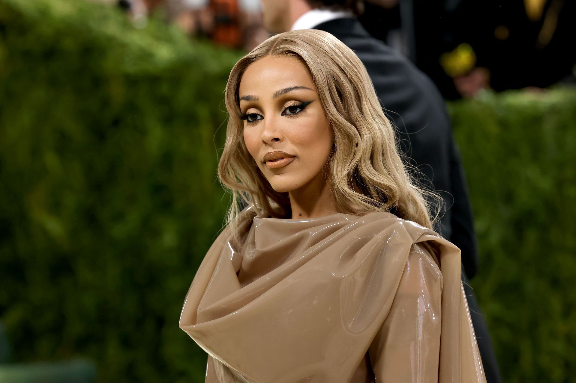 When did X discontinue Voice Tweets? Doja Cat asks Elon Musk to bring ...