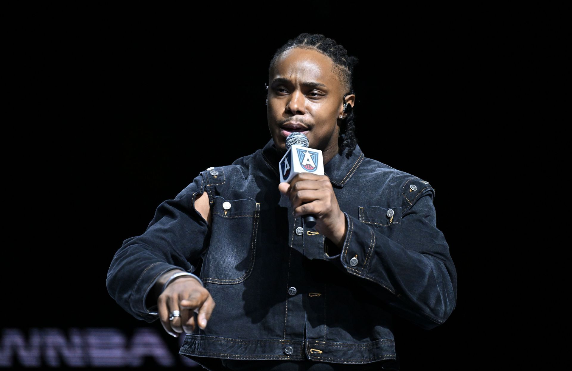 Who is Avery Wilson? NBA finals national anthem singer and Knicks “good ...