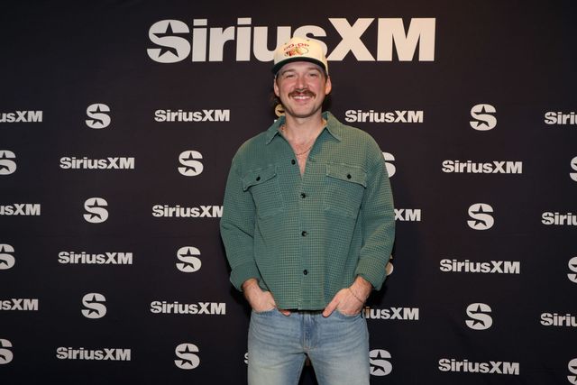 Did Morgan Wallen throw a fan’s phone across the stage? Viral video ...
