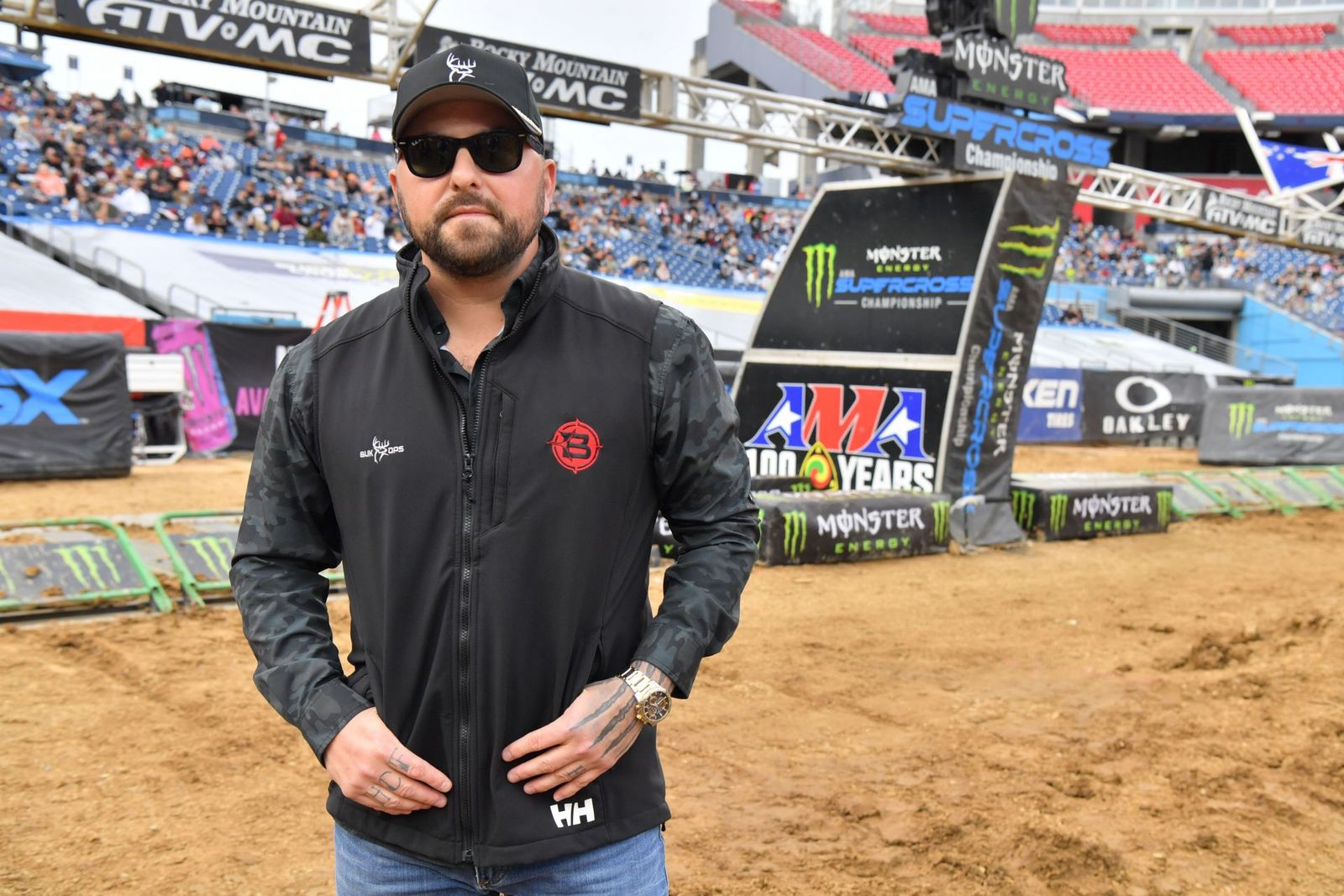 What happened to Tyler Farr? Details explored as country singer forced ...