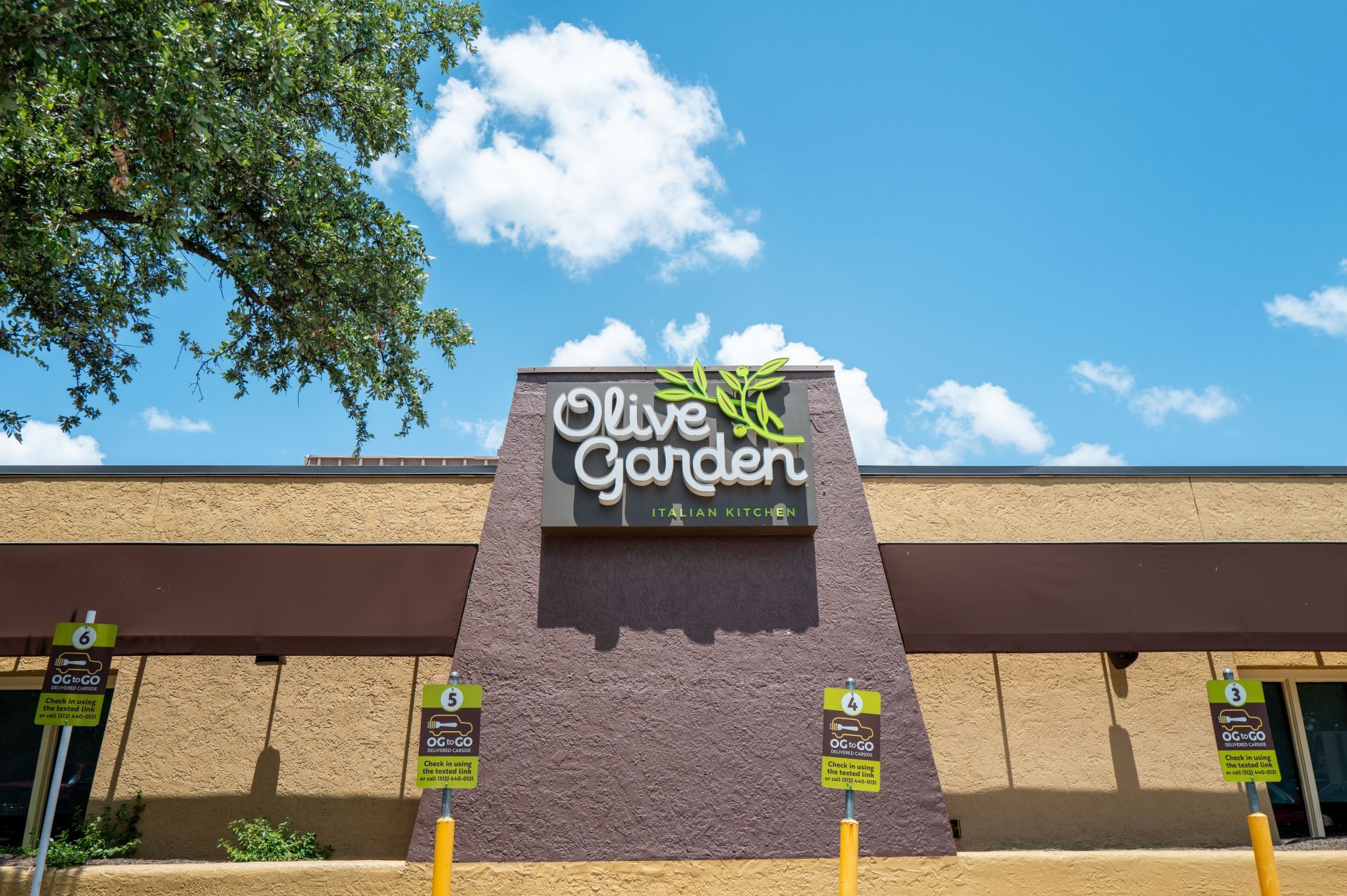 Why is Olive Garden under fire for firing an employee? Complete ...